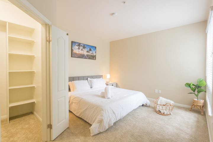 Sun Living 2 Bedroom Mdr - El Segundo, CA