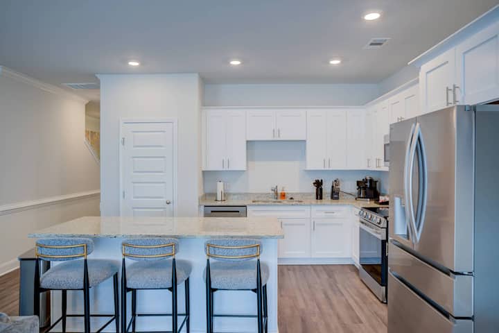 Modern 3br Near Savannah + Tanger Outlets - Pooler, GA