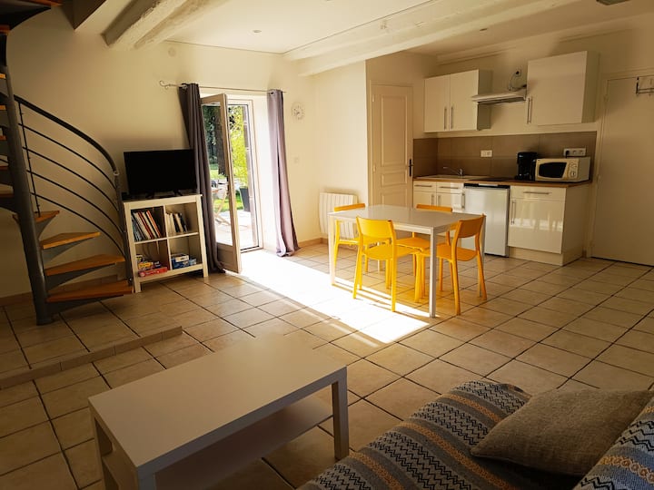 Charmant Gîte Avec Piscine - Riom