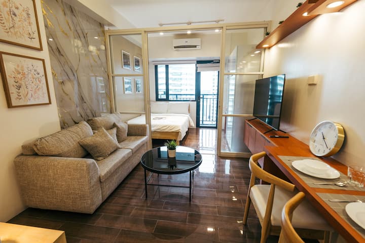 Modern Living 5-makati W Fast Wi-fi & Netflix - Manila