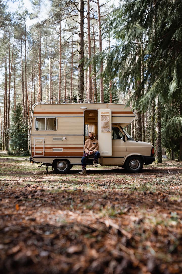 Vintage Caravan / Close To Porto - Oliveira de Azeméis