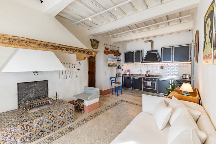 Il Focolare With Indoor Pool And Spa - Italien