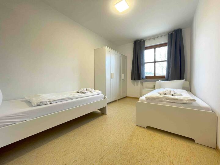 (Sta1043) Well-designed Workers Rental W. Balcony - Roding