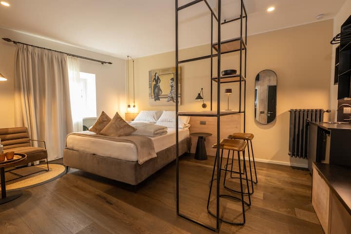 Suite Ritratto -In Elegante Palazzo Storico Trento - Trentó