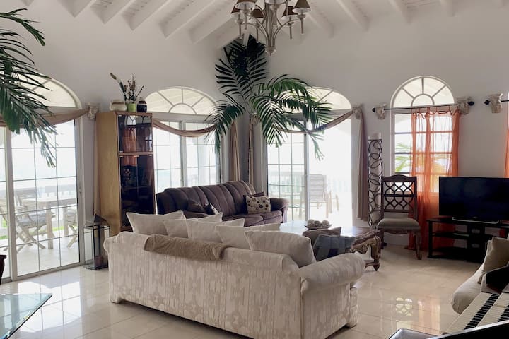 Blossom View Bedroom @ Shamalie Rentals - Saint Thomas