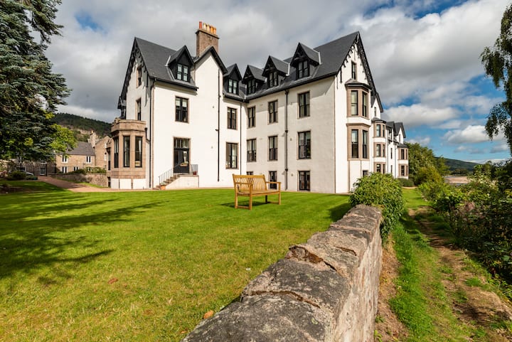 Ballater Charm | Comfortable Retreat By River - Ballater