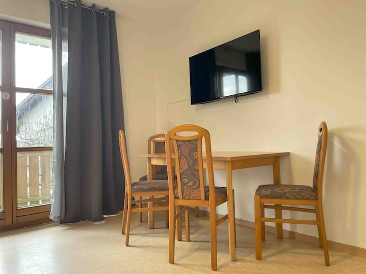 (Sta1115) Well-designed Workers Rental W. Balcony - Roding