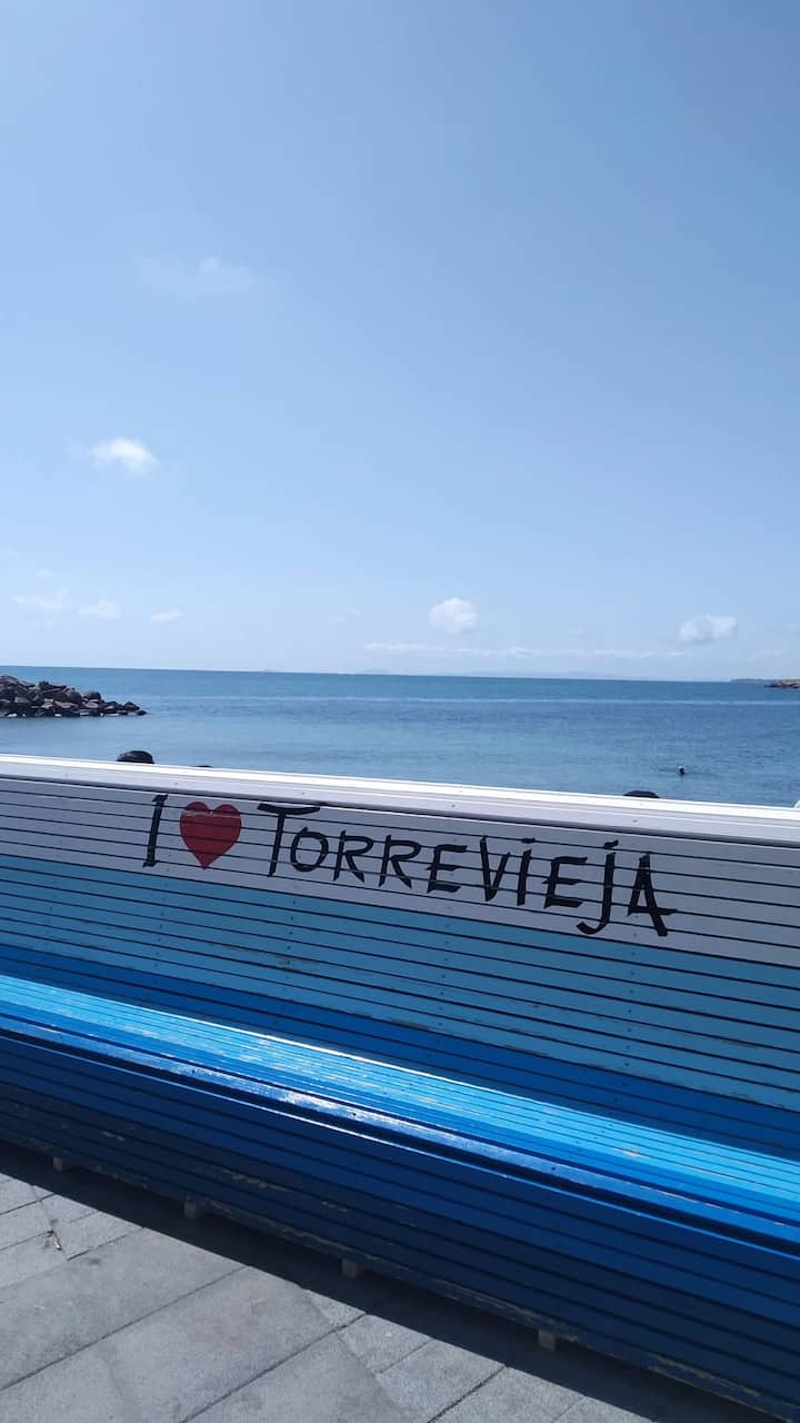 Kleine Ferienwohnung Mit Terasse - Torrevieja