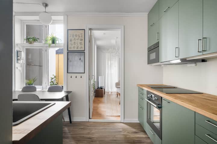 Bergen Beds | Colorful Gem In The Heart Of Bergen - Bergen