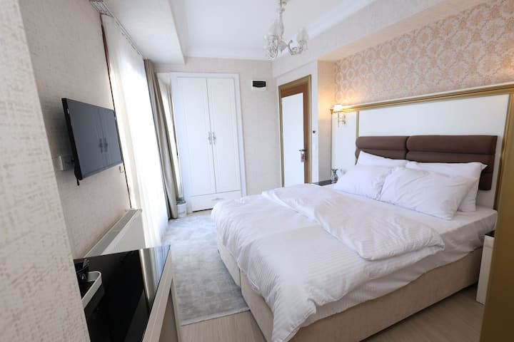 Golden Leili - İstanbul