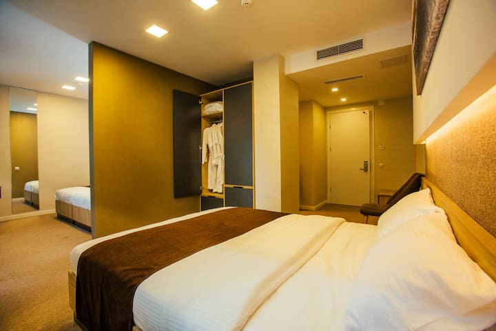 West Hotel Ataman - Quadruple - Batumi