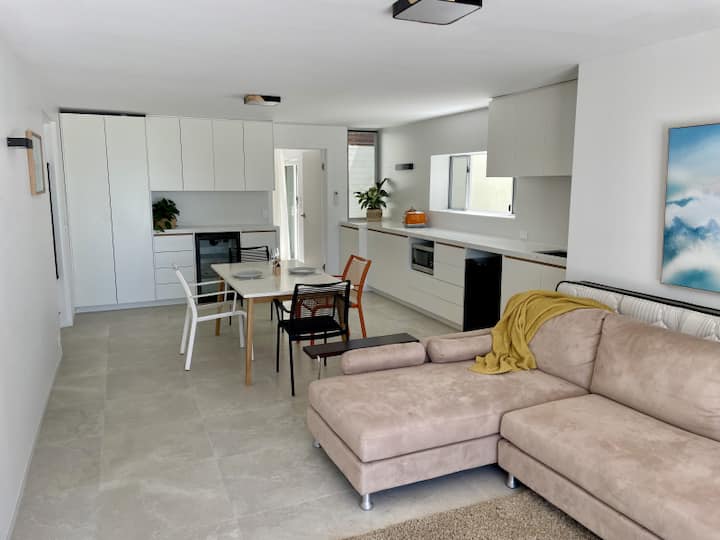Executive Coolum Beach Apartment - Sunshine Coast Queensland, Australia