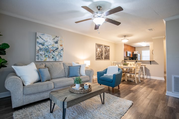 The Old Taylor Place,cozy 2br By Velvetditchvillas - University of Mississippi, University