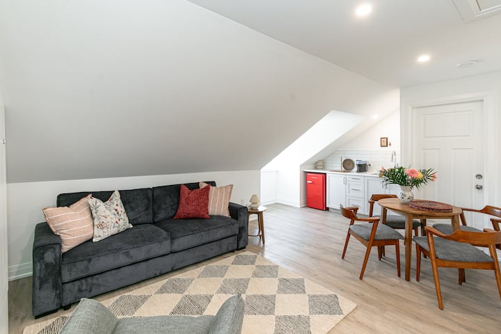Studio Apartment Downtown Barrie - Barrie
