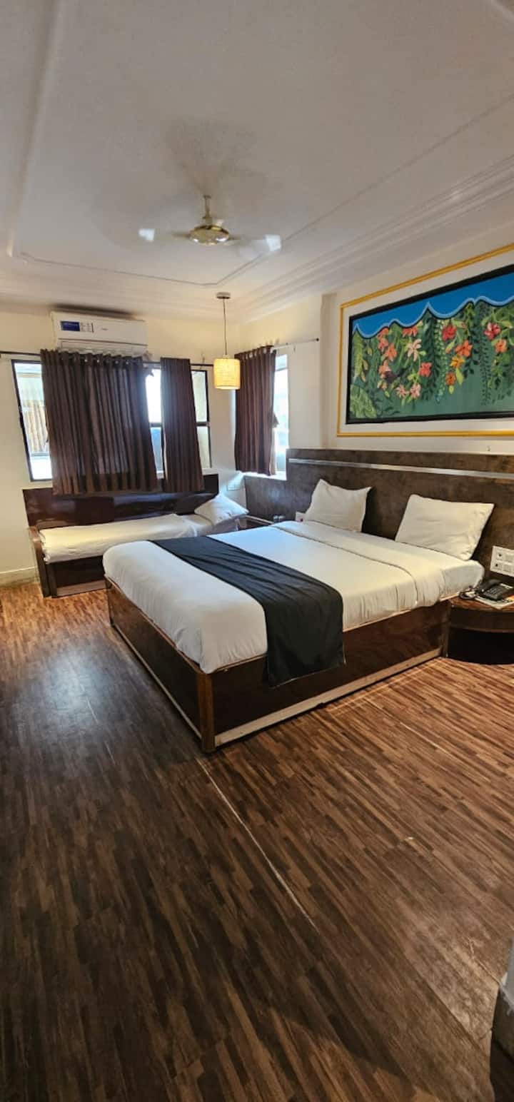 Mm Hotel Shirdi - 100 Mtr Temple - Shirdi