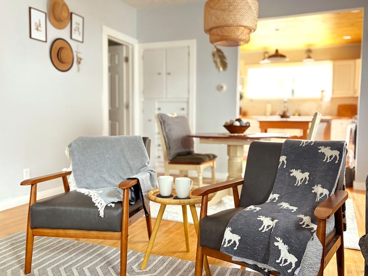 Charming Downriver Garden Cottage - Spokane, WA