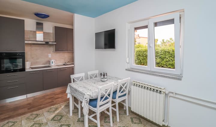 Big And Cozy 2 Person Apartment - Rovinj