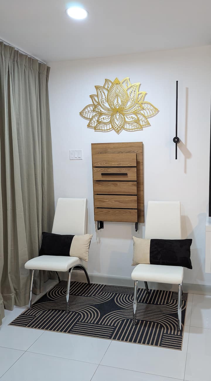 The Lotus: Oceanfront Condo On The Cliffs - Negril