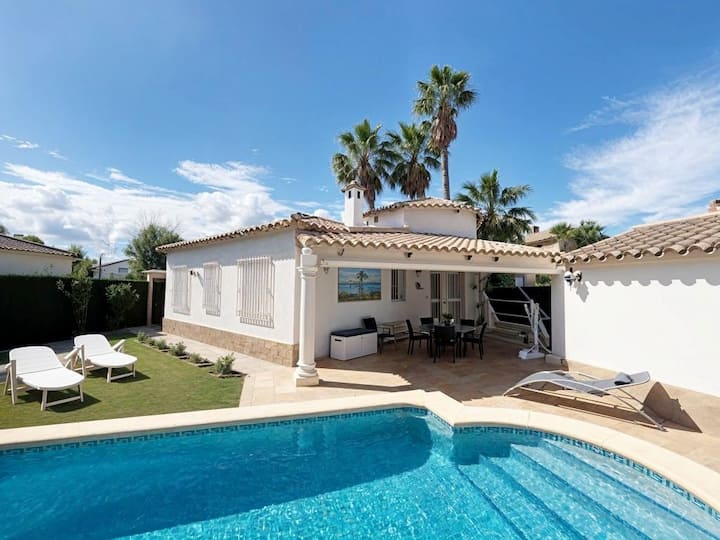 Villa Cristóbal. Una Casa úNica - Oliva