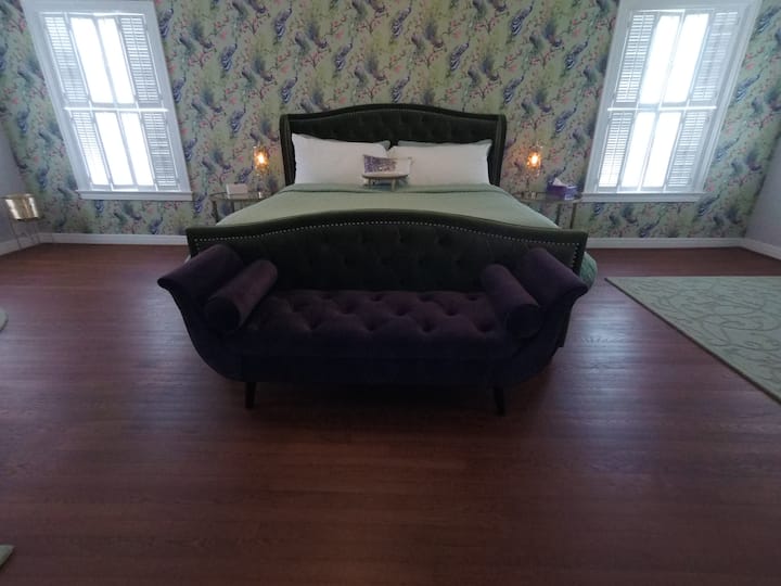 One-of-a-kind! Huge Private Suite, Luxury Details! - Beaumont, TX