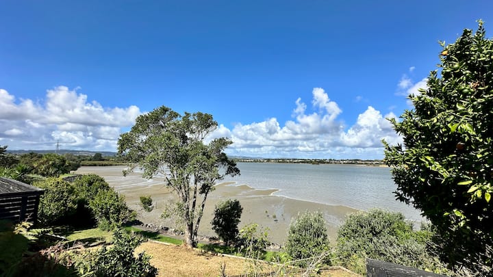Spacious Family Escape Serene Views 5br For 10 - Auckland