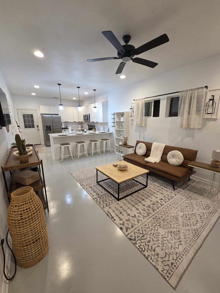 The Inbetween - San Antonio, TX