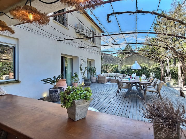 Maison De Village 200m²,6p,3 Ch, Jardin Et Garage - Cucuron