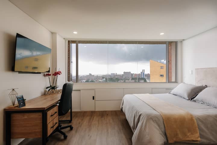 Estudio Moderno Con Vista A La Ciudad Muy Central - Bogota