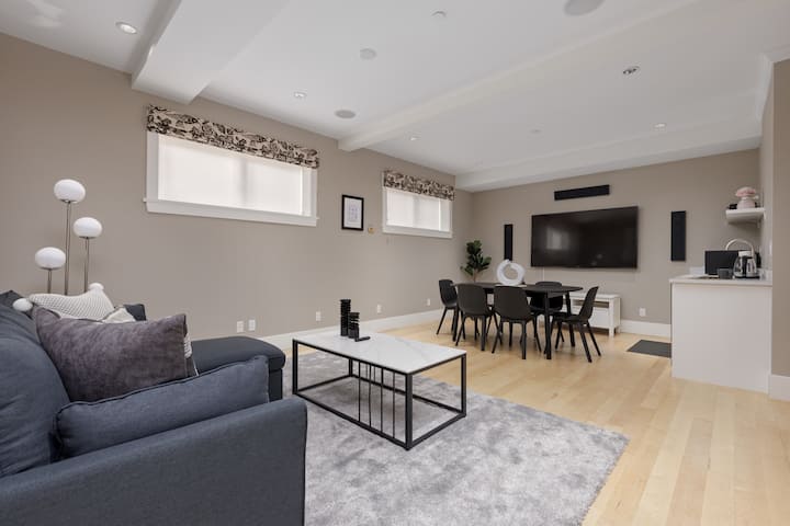 Charming Luxury Home Near Dt And Lonsdale Quay - North Vancouver