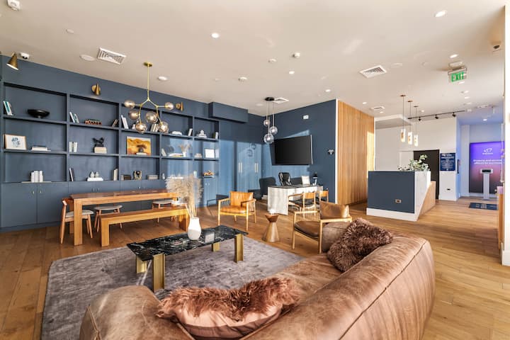 Corporate Housing | Lux Extended Stay + Parking - Los Angeles, CA