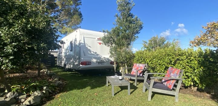 Matakana Farm-view Caravan Stay - 