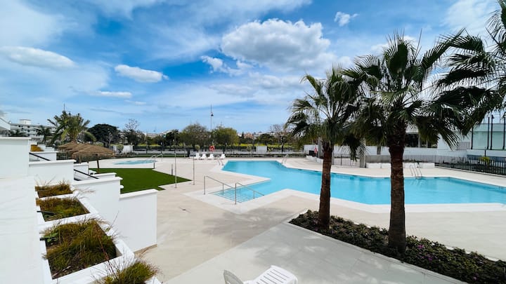 Homely Luxury Los ÁLamos Garden - Torremolinos