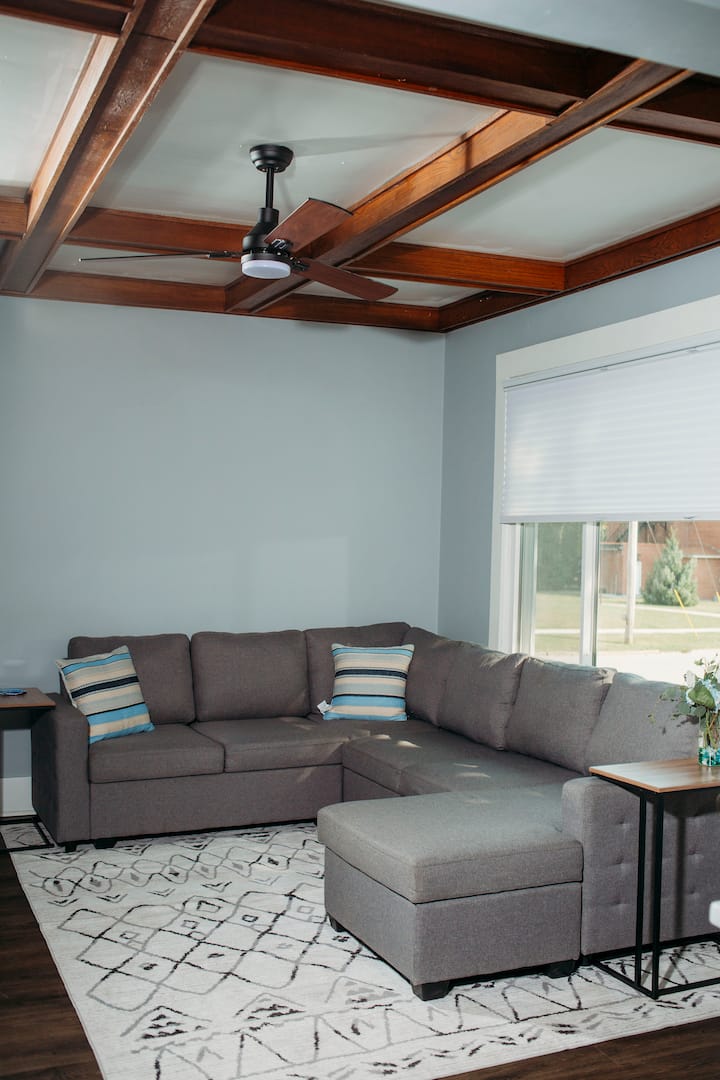 Spacious 4br Duplex - Wifi & A/c - Big Rapids, MI