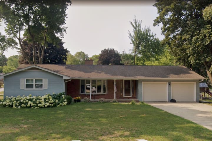 Home In Green Bay - Green Bay, WI