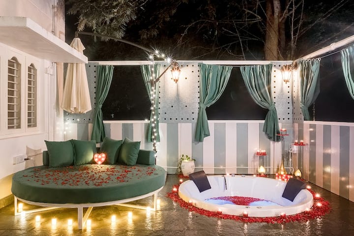 Jacuzzi Cove In Bangalore - 