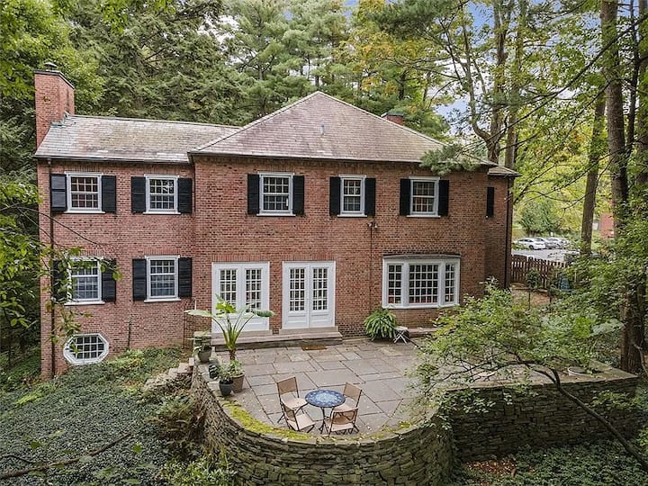 Huge Luxury Home Beside Campus - Ithaca, NY