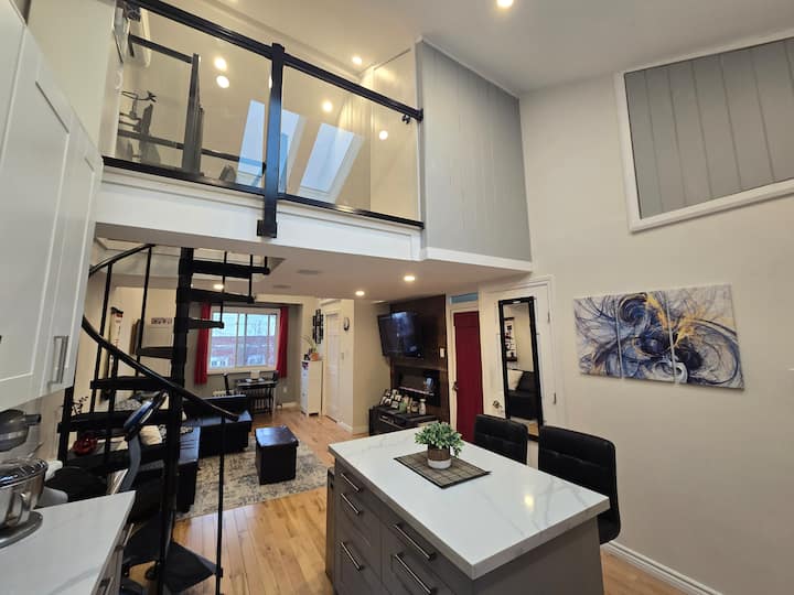 Bright Kensington Market Loft - Toronto