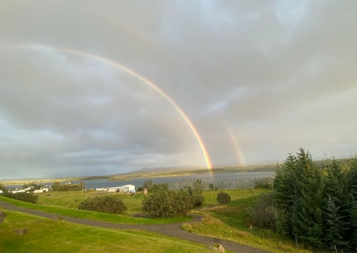 Serenity In Nature: 2 Br. Apt With Stunning Views - Reikiavik