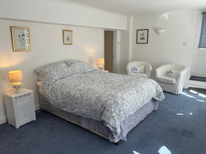 Sunny Guest Suite With Private Entrance - Alton
