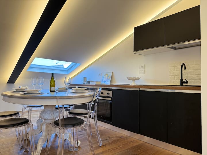 In The Center • 2br • 2 Baths • Super Location - Pérouse