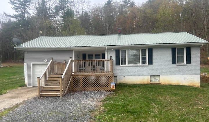Indian Hill Cottage - Douthat State Park, Millboro