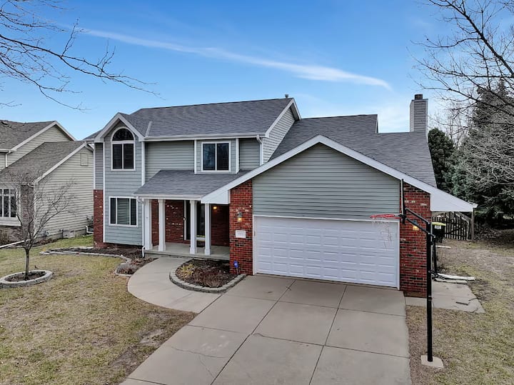 520) Massive 6 Bedroom In A Great Area! - リンカーン, NE