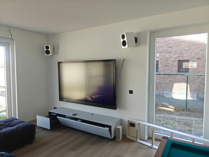 Relax, Sleep & Play Just 500m From Tomorrowland! - Boom