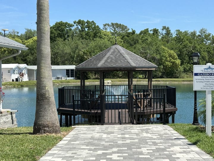 Cozy Retreat In Charming Resort. - Zephyrhills, FL