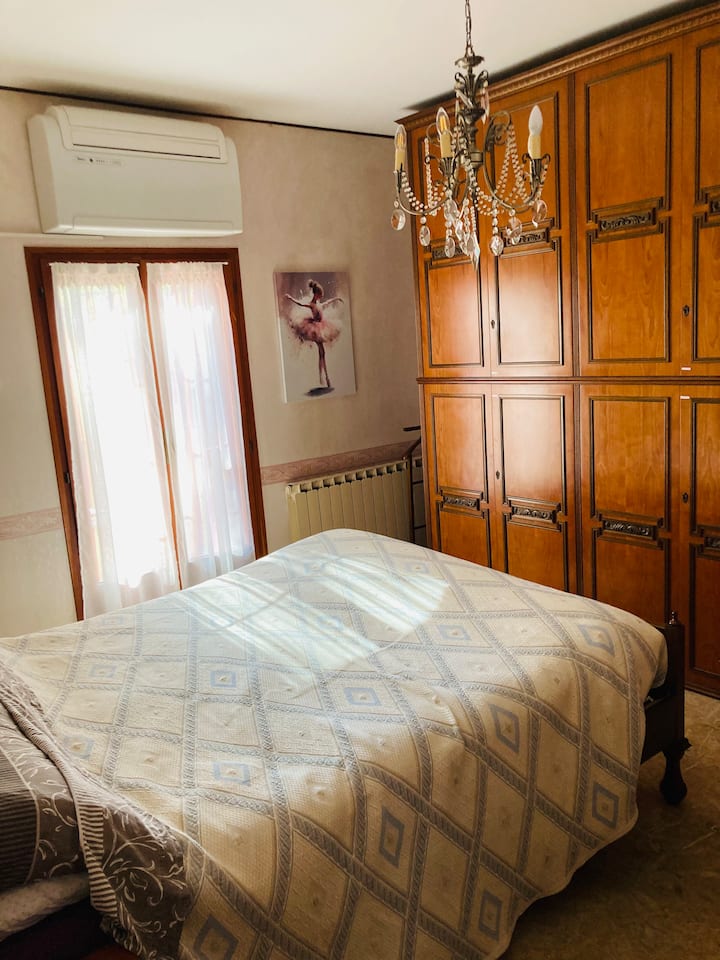Un Posto A Casa A Bologna - Bologne