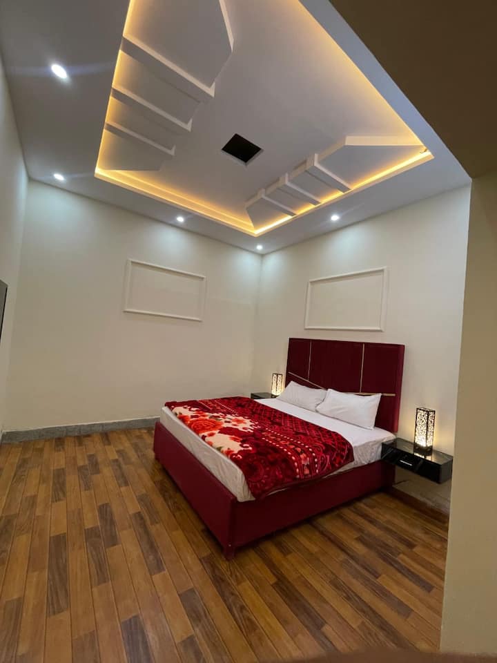 Royal Enclave - Lahore