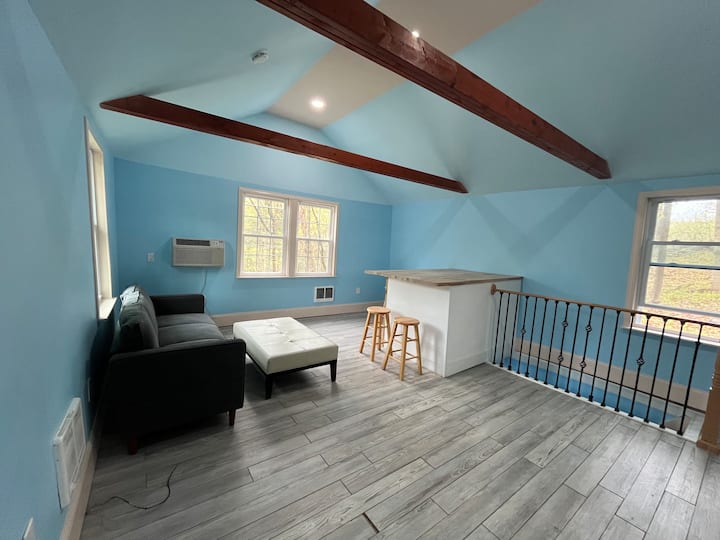 Charming Cottage In The Woods - New Canaan, CT