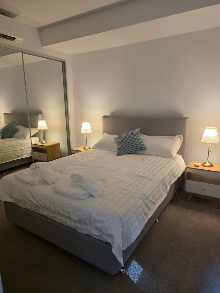 Stella's Wolli Creek 2 Bedder - Carlton