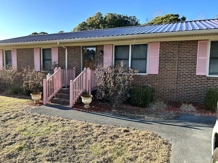 Peggy’s Little Ranch House - Murfreesboro