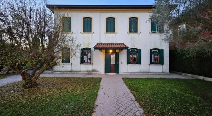"Villa Gardenia" - Comfort & Privacy - River View - Mestre